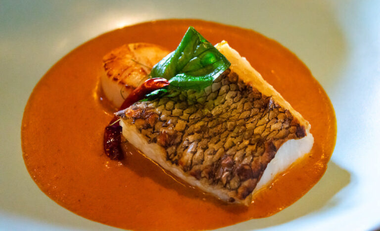 W バンコク ホテルの宿泊記。洗練されたプール＆アフタヌーンティー体験 | タイ一択